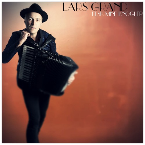 Stream Livet Er Kort For En Dværg by Lars Grand | Listen online for ...