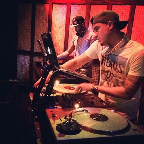 Stream DJ LOUIE T SNOWSTORM MIX by DJ Louie T! | Listen online for free ...