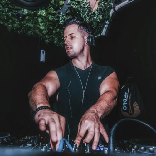 Da Hool & Sunset Bros X Deorro & Uberjakd - Raise Your Hands Up For The ...