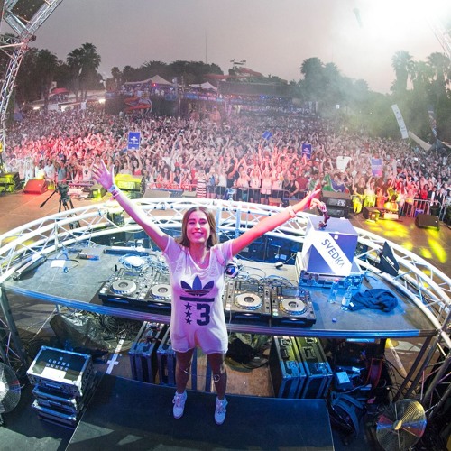 Stream Yulia Novita | Listen to cha cha playlist online for free on ...