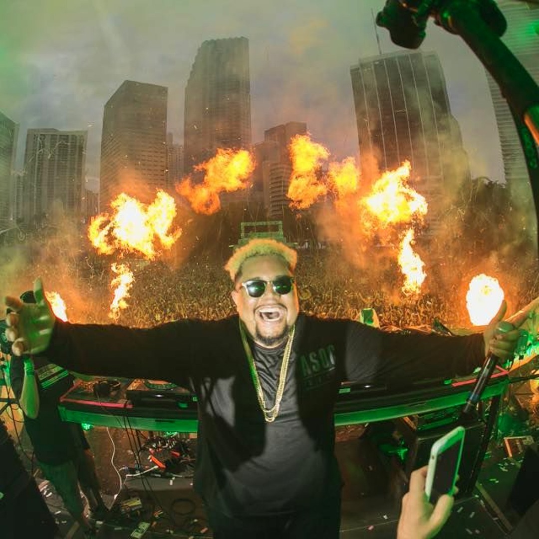 Stream Chris de Anda | Listen to Ultra Sets playlist online for free on ...