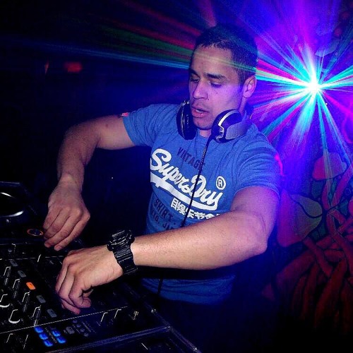 Stream Lee Osborne vs U-Mount - Safe In The Parallax (Coco Ross Mashup ...