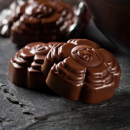 Stream episode An Introductory Chocolate Meditation by Wei of Chocolate ...