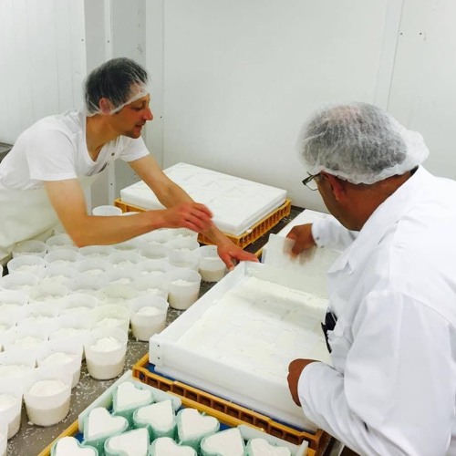 Stream La Fromagerie Blanc a pris ses quartiers à Parthenay by Radio ...