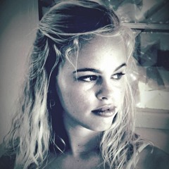 Rena Smith's Instagram, Twitter & Facebook on IDCrawl