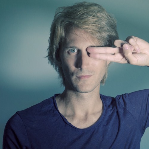 Cyril Niccolai - The Moon Represents my Heart (月亮代表我的心) by The ...