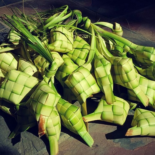 Stream Lagu Raya Lo-Fi by Azmyl | Listen online for free on SoundCloud