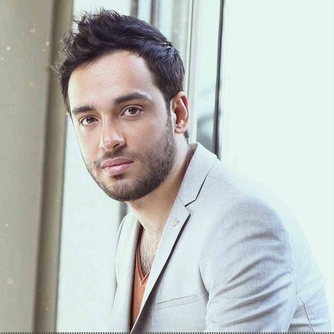 Listen to Ramy Gamal - Ezay Hanergaa' | رامي جمال - إزاي هنرجع by Shadow in معاك قلبي playlist ...