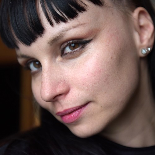 Stream #10: Hilary Woods talks about her new EP - HEARTBOX by Murmur ...