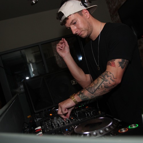 Stream Tom Bull - Live @ Port of Call, Sunderland [06.08.16] by Tom ...