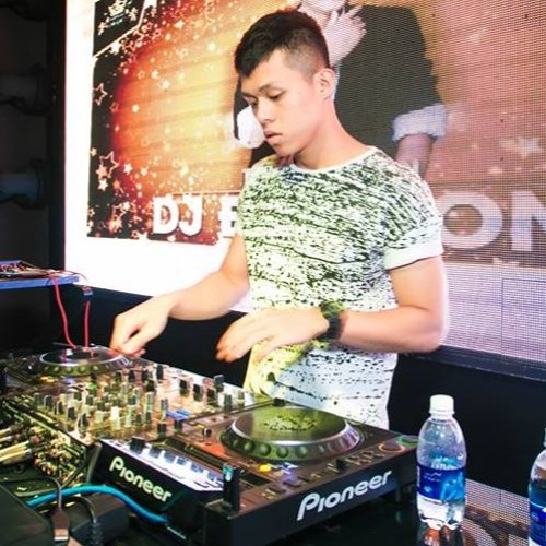 Stream SHOW ME LOVE - TILO by DJ TiLo | Listen online for free on ...