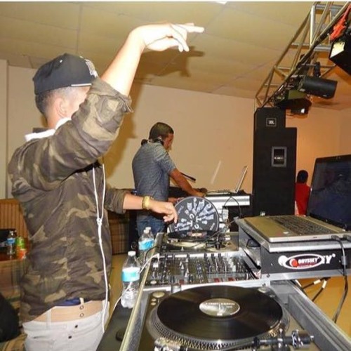 Listen to playlists featuring PURO SAX PRIMO MESCLAS DJERICK