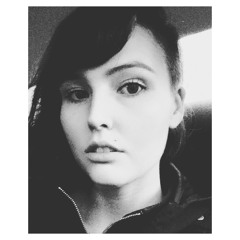 Jade Bee's Instagram, Twitter & Facebook on IDCrawl