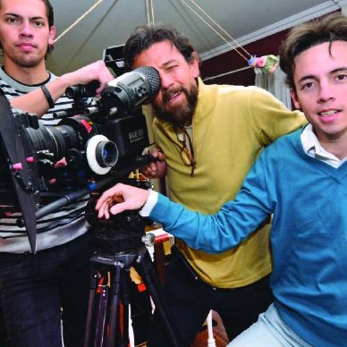 Stream La familia Benavides y la película: Engaño A Primera Vista by ...