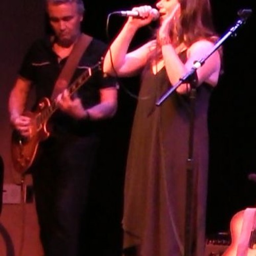 Stream Hold My Heart - Amy Ryan Band by Richard Green 36 | Listen ...