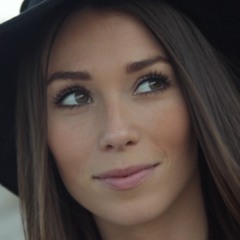 Christina Moon's Instagram, Twitter & Facebook on IDCrawl