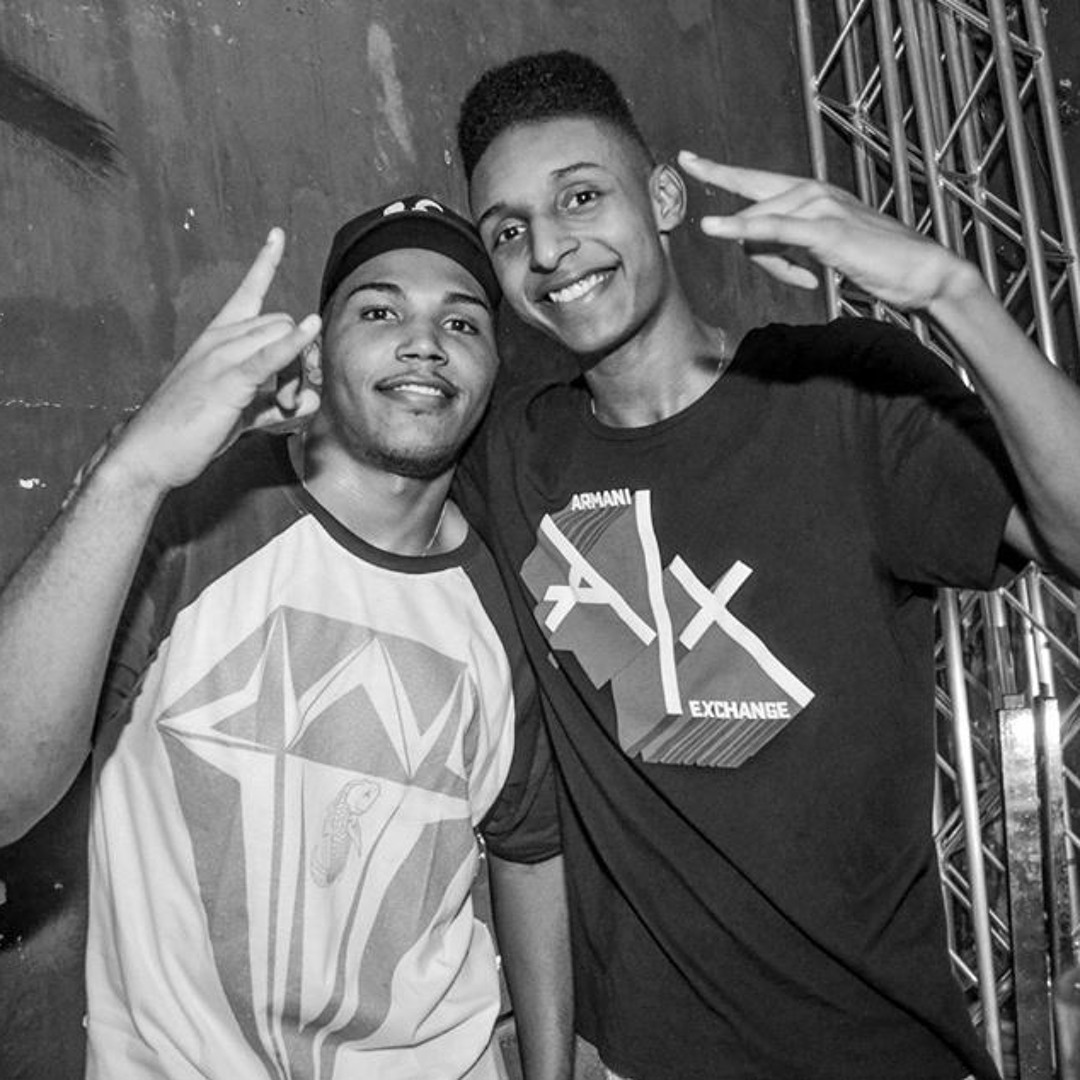 Stream = MC DENNY - OS AMIGO DE GLOCK COM PENTE DE 30 [ DJS 2K DO ...