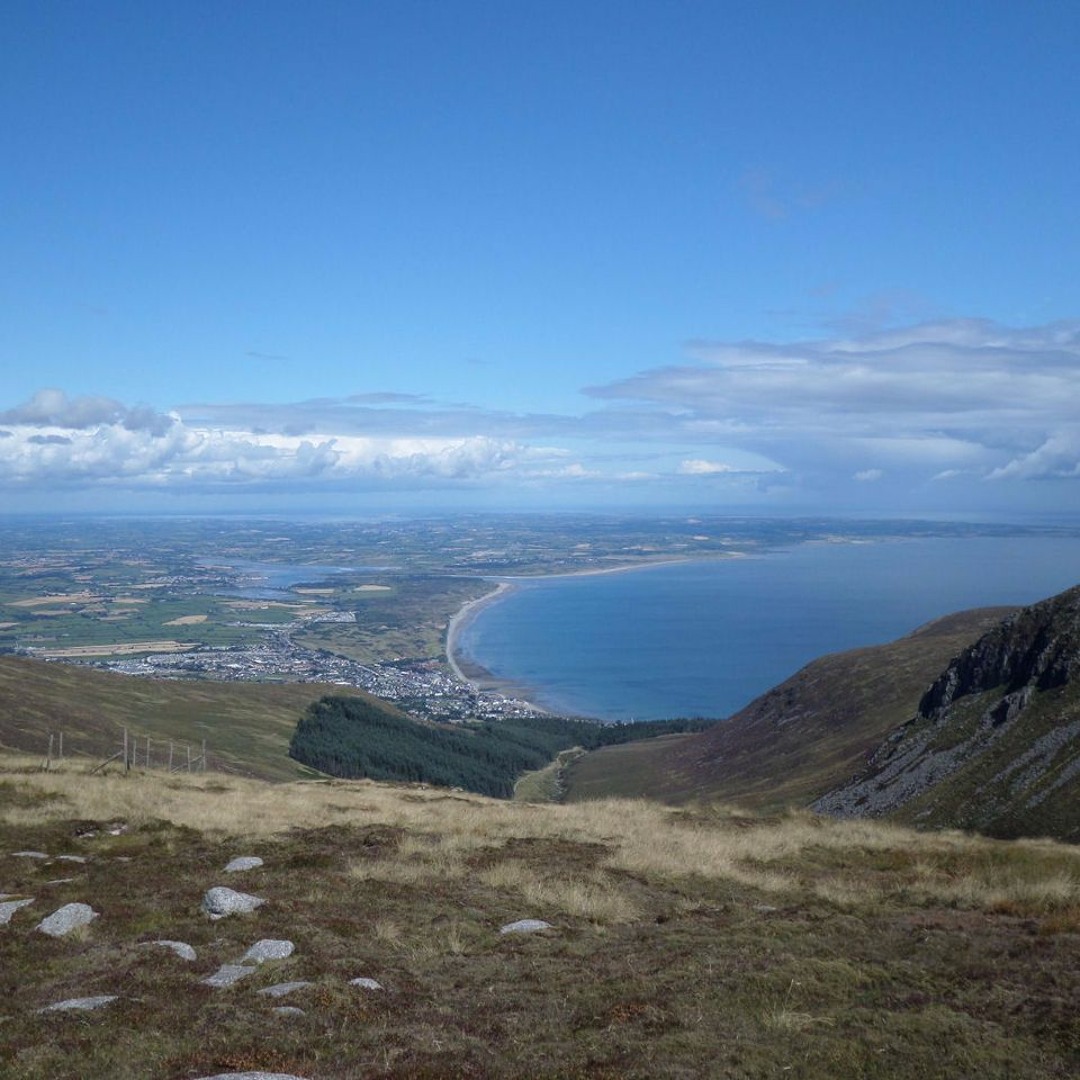 Stream Ciarán O Duibhín ag labhairt le Ciarán Dunbar faoi Ghaeltachtaí ...