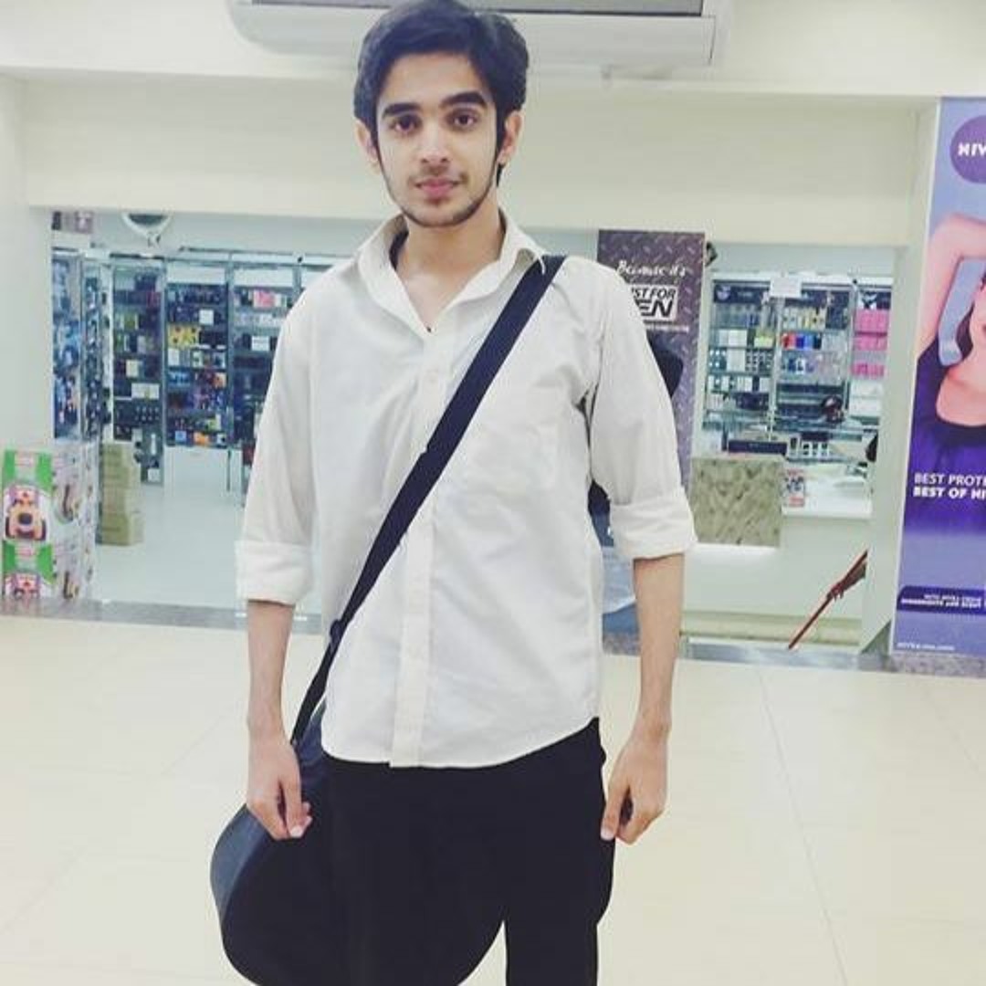 Stream Lambi Judai by Naji ullah hussain | Listen online for free on ...