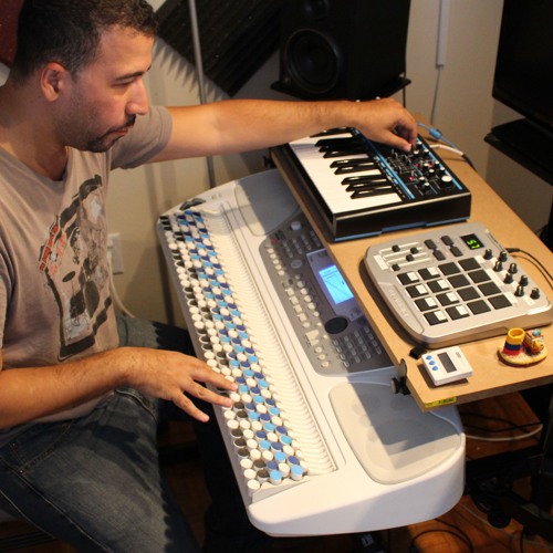 Stream OMAR SORIANO 60 NEO SOUL Lounge Wizard by O.E. Soriano | Listen ...