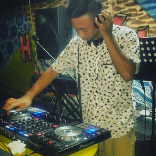 Stream MUHAMMAD HENDRA [MIX TAB] by Mrezki Hendra | Listen online for ...
