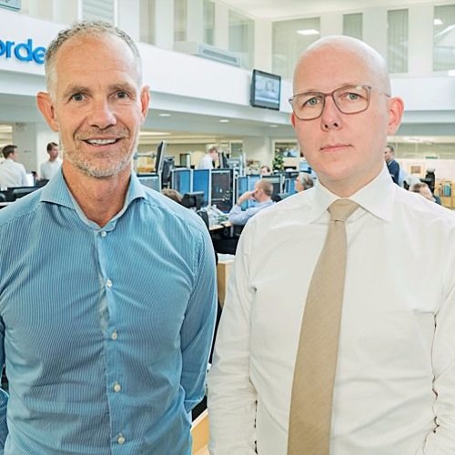 Listen to playlists featuring Martin Enlund och Henrik Unell berättar ...