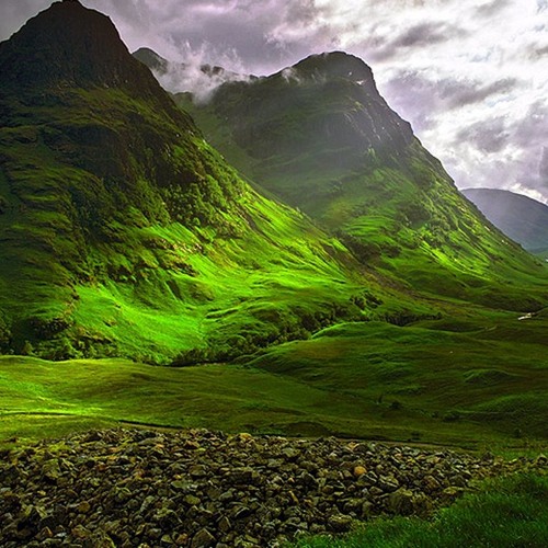 Stream كان فى فراشة صغيرة ..د/ يوستينا نبيل by Michael Barsom 1 ...