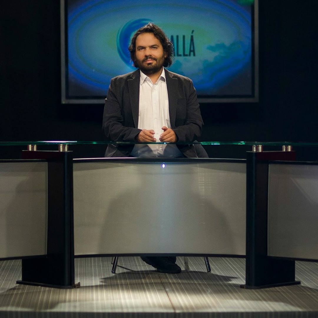 Stream Esteban Cruz presentador programa Más Allá del Canal Red + by ...