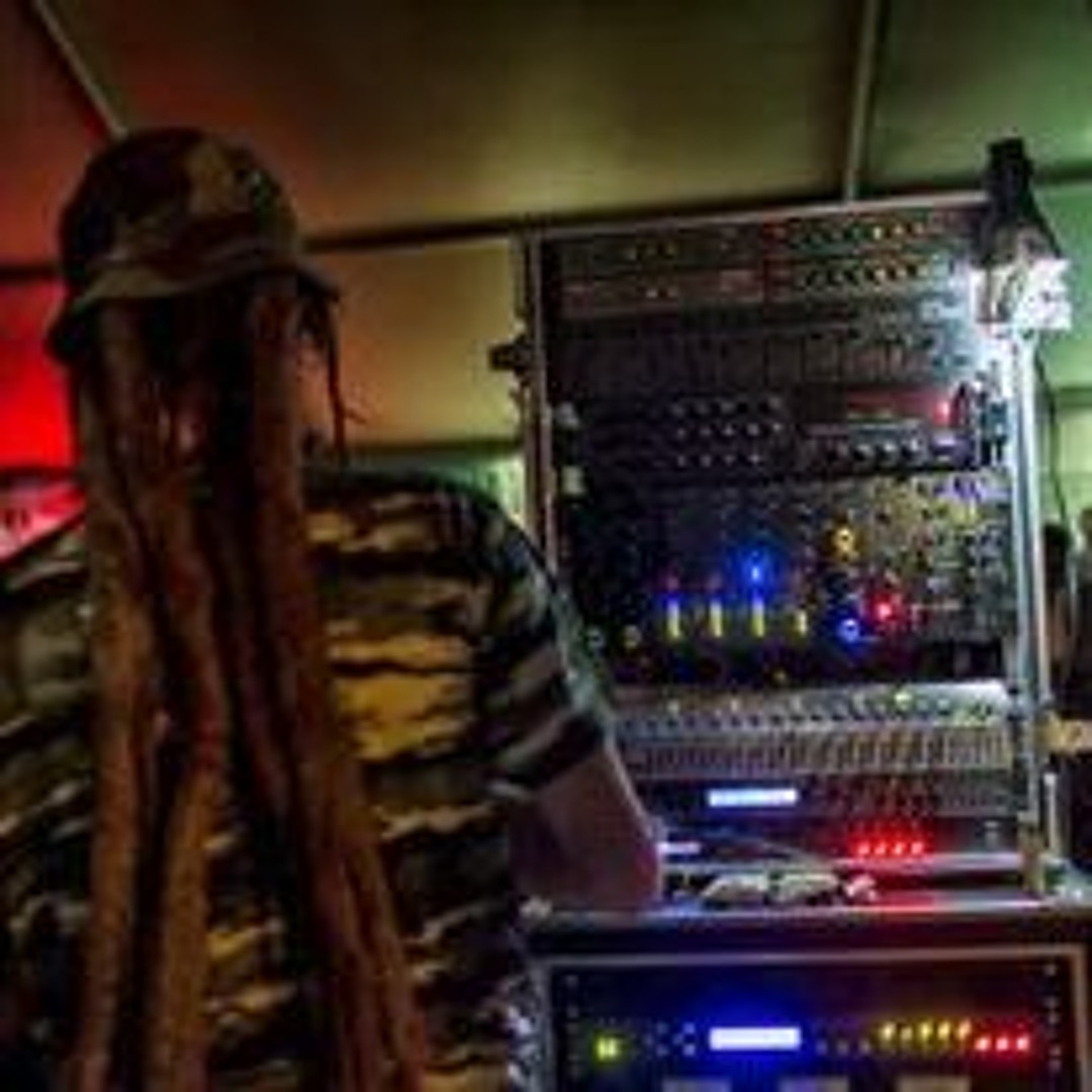 Stream Dan I - Dread Inna The Mountain (Mad & Dread Dubplate) by Mad ...