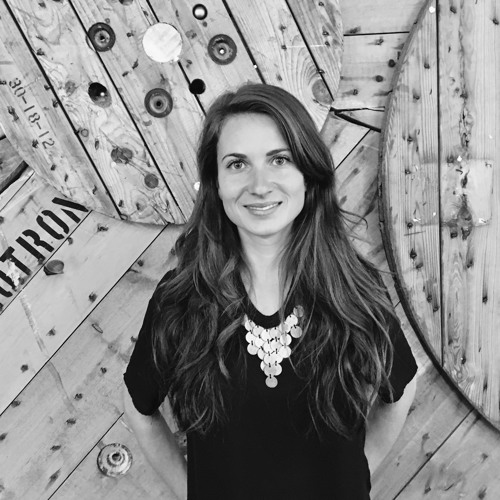 Stream episode Entrevue avec Julie Poitras-Saulnier, cofondatrice de LOOP by Novae podcast ...