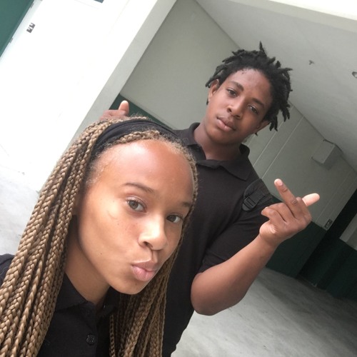 Stream Dj Lil Crunch Play With They Head by GIRL_THAT'S_CRUNCH305 ...