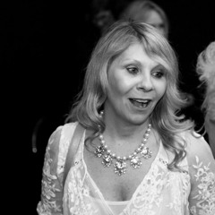 Babette Hayes's Instagram, Twitter & Facebook on IDCrawl