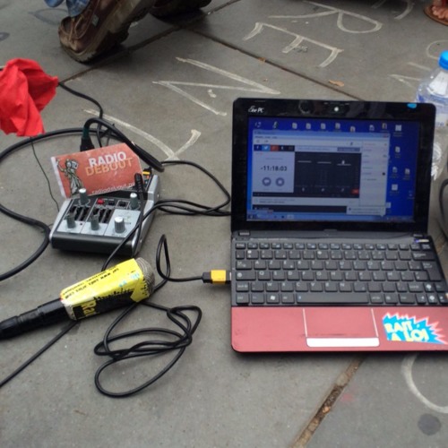 Listen to music albums featuring Conférence Les radios de lutte et de ...