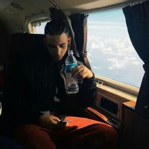 Stream Micro TDH - El Vuelø (Vídeo Oficial).mp3 by Frank Osorio | Listen online for free on ...