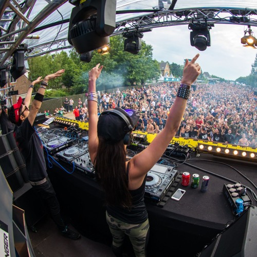 Stream Live at Airforce Festival 2017 b2b DJ Mad Dog by Miss K8 ...