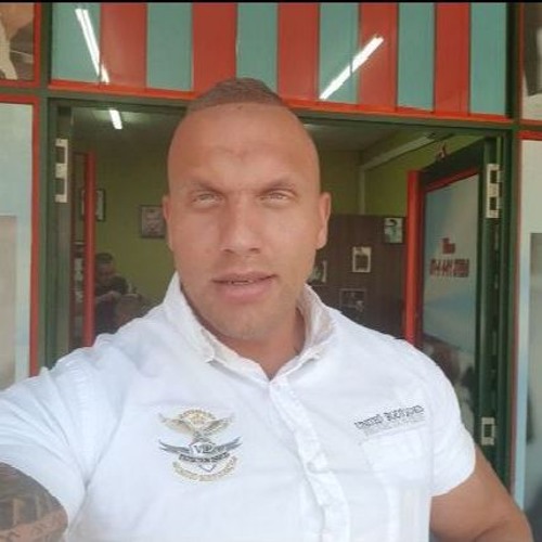 Stream Vermiste man se voertuig gevind - Wesley Roux by Rekord ...