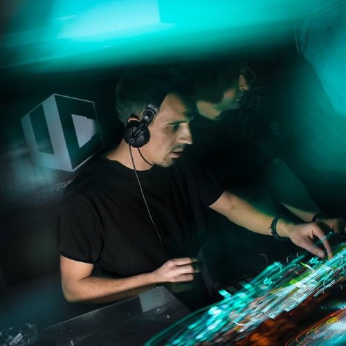 Stream CeZ@Club Escape - 25. 11. '17 by CeZ | Listen online for free on ...