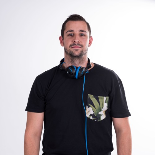 Listen to playlists featuring Zeus Lopez@Carnaval Chacha Disco JOmer ...