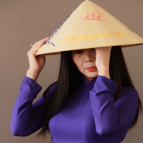 Stream Mưa Trên Phố Huế - Quynh Vy by Quỳnh Vy | Listen online for free ...