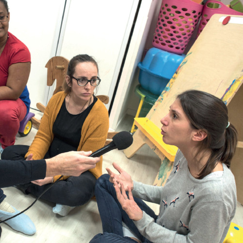 Stream Etre à l'écoute des émotions par la lecture : crèche de Vannes ...