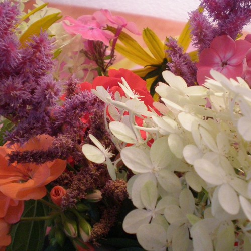 Listen to playlists featuring Regina Coeli (Fritz Wingen) by Dirk van ...