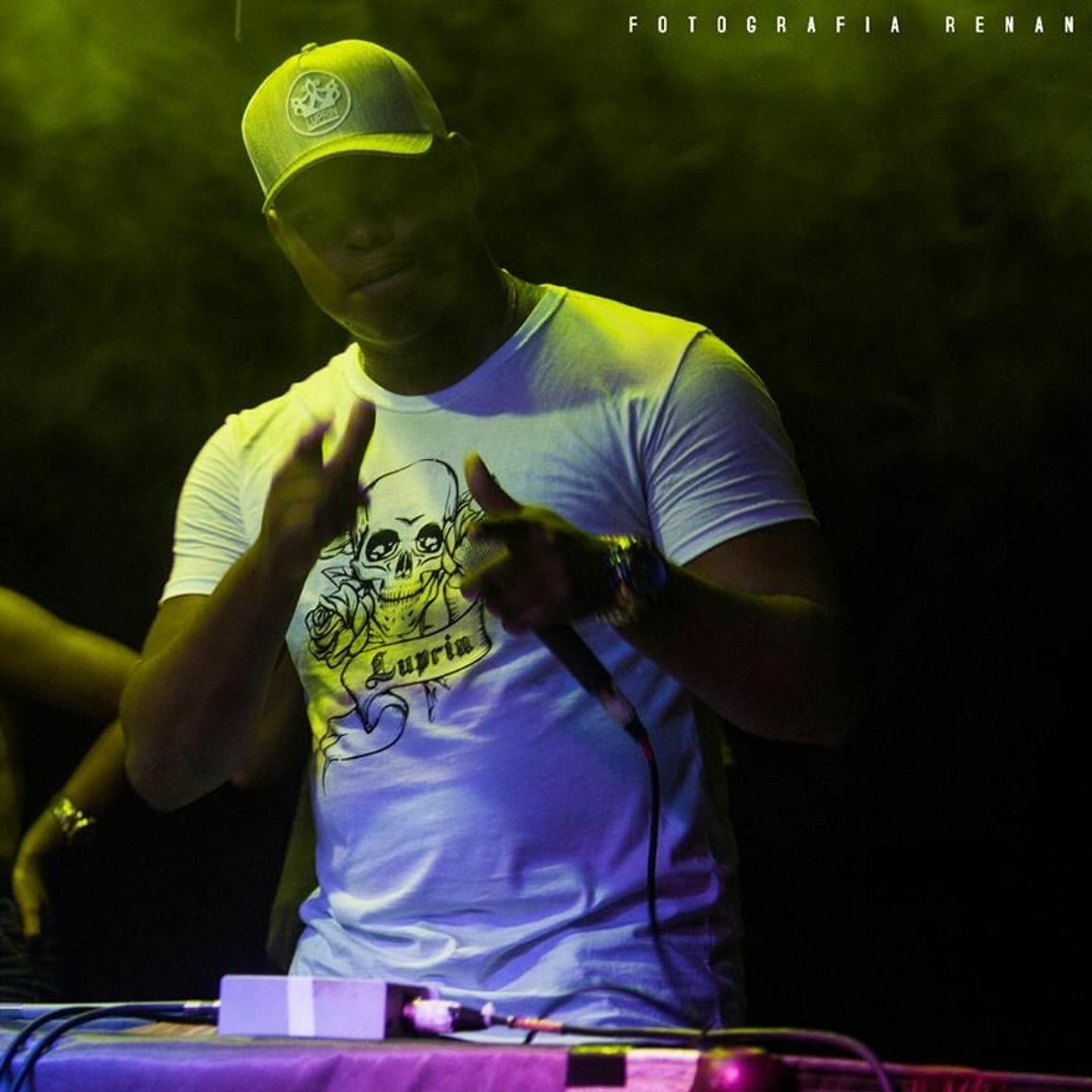Listen to music albums featuring MC COLOMBIA = ELA FICA DE 4 NA PICA DO ...