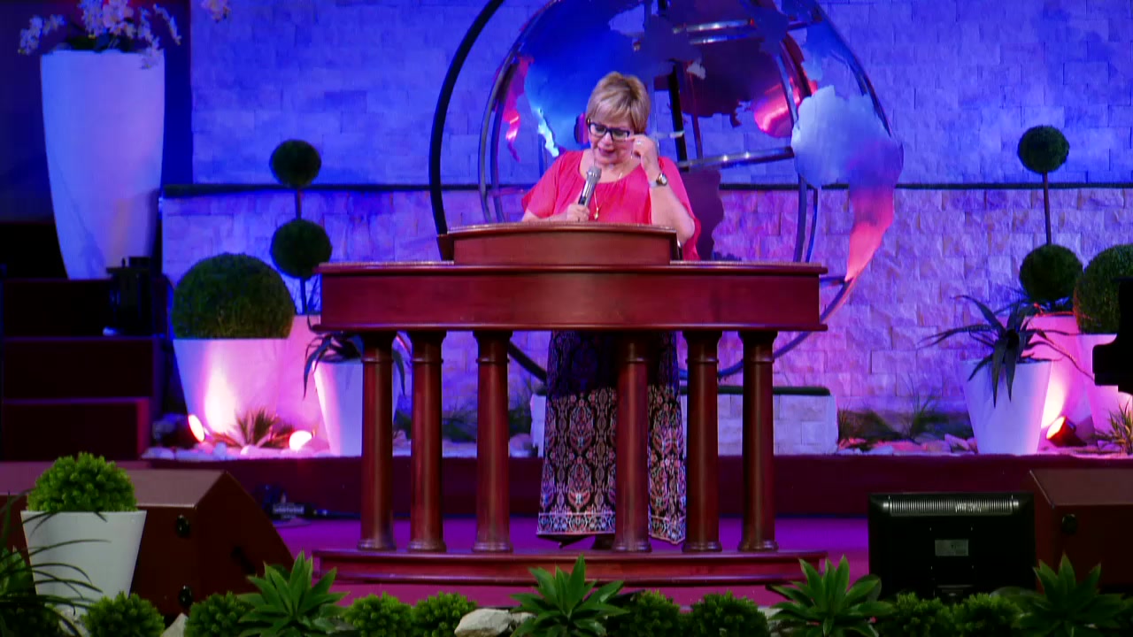 Ya estamos en el Culto Impactando Naciones con la Apóstol Wanda Rolón ...