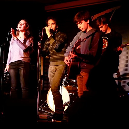 Stream '39 (Queen cover) by Aula de Musica Moderna | Listen online for ...