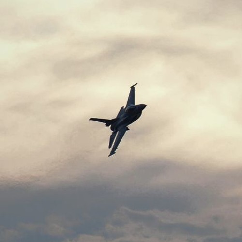 Stream F-16 Fighting Falcon - Fast Overhead Pass by (SFX Library Coming Soon) by Sound Ex ...