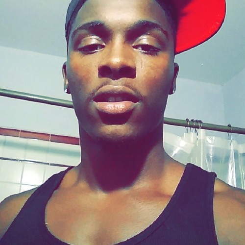 Listen to playlists featuring gas_bags_in_a_foreign.mp3 by Thaddeus ...