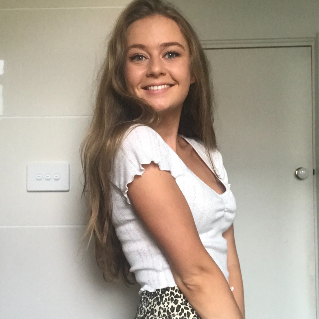 Stream Dancing Queen - ABBA (cover) by Holly Cameron 6 | Listen online ...