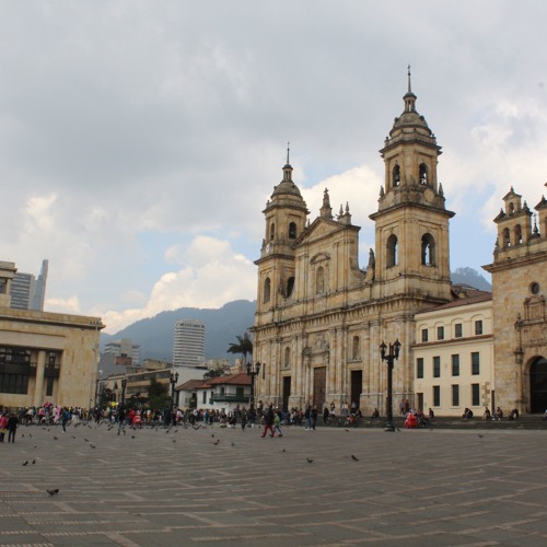 Stream Plaza de Bolivar by Maria Fernanda Pardo 1 | Listen online for ...