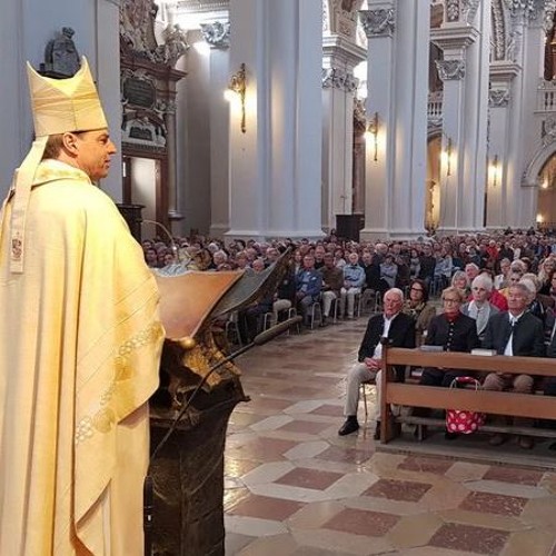 Stream Angst und Frieden – Predigt von Bischof Oster zum Ostersonntag ...