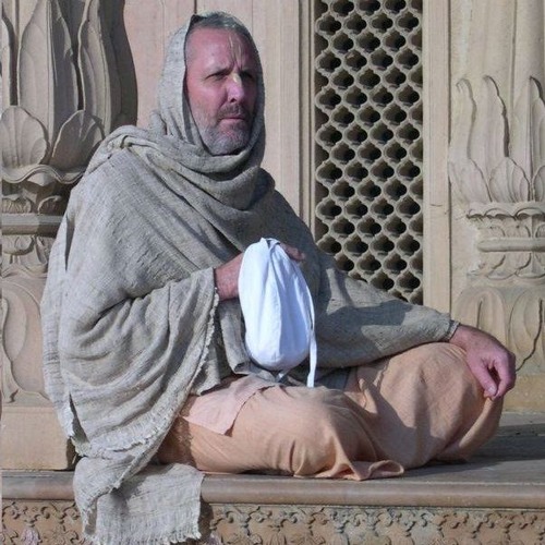 Stream Sri Rupa Manjari pada by Comunidad Krishna Yoga | Listen online ...